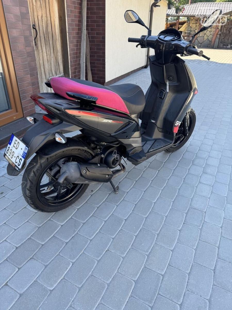Black Aprilia SR 2016 in Mazeikiai, with an engine capacity of 0.05 L and mileage of 19 thousand km for 1150 €, photo 5 on AUTOMOTO.COM.LV