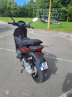 Melns Aprilia SR 2016 Marijampole, ar dzinēja tilpumu 49.00 L un nobraukumu 13 tūkst. km par 1500 €, foto 6 vietnē AUTOMOTO.COM.LV