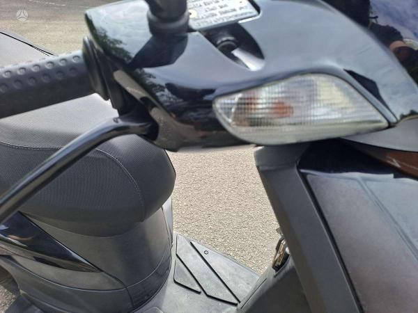 Melns Aprilia SR 2016 Marijampole, ar dzinēja tilpumu 49.00 L un nobraukumu 13 tūkst. km par 1500 €, foto 6 vietnē AUTOMOTO.COM.LV