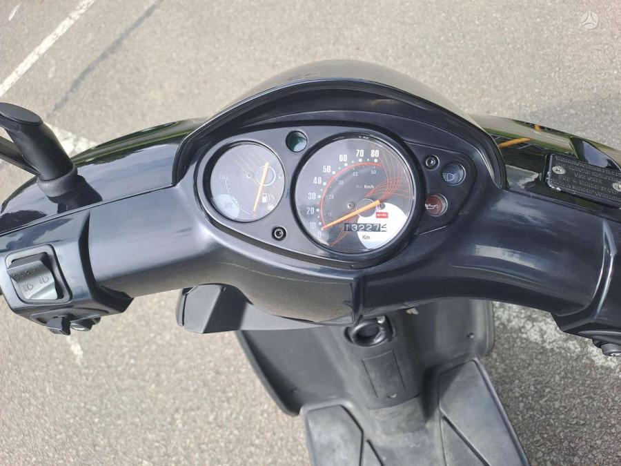 Melns Aprilia SR 2016 Marijampole, ar dzinēja tilpumu 49.00 L un nobraukumu 13 tūkst. km par 1500 €, foto 9 vietnē AUTOMOTO.COM.LV