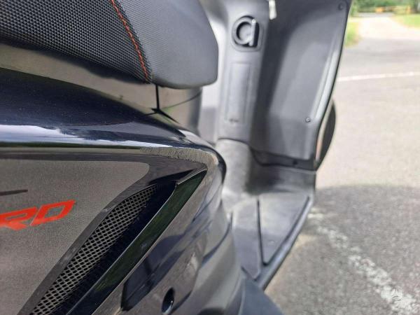 Melns Aprilia SR 2016 Marijampole, ar dzinēja tilpumu 49.00 L un nobraukumu 13 tūkst. km par 1500 €, foto 9 vietnē AUTOMOTO.COM.LV