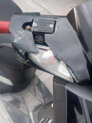 Black Aprilia SR 2016 in Taurage, with an engine capacity of 49.00 L and mileage of 28 thousand km for 1400 €, photo 9 on AUTOMOTO.COM.LV