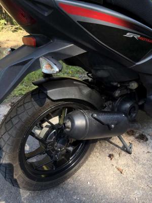 Black Aprilia SR 2017 in Vilnius, with an engine capacity of 50.00 L and mileage of 11 thousand km for 1350 €, photo 7 on AUTOMOTO.COM.LV