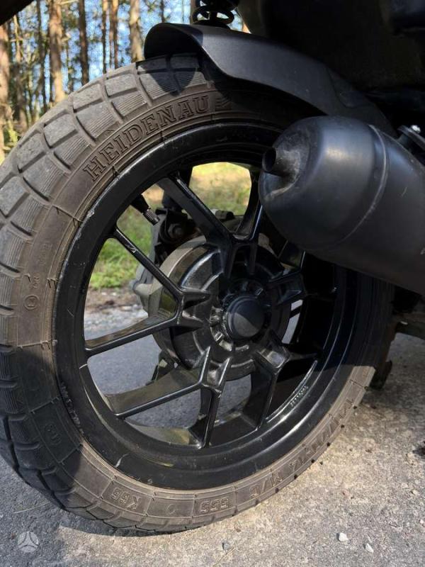 Melns Aprilia SR 2017 Viļņa, ar dzinēja tilpumu 50.00 L un nobraukumu 11 tūkst. km par 1350 €, foto 8 vietnē AUTOMOTO.COM.LV