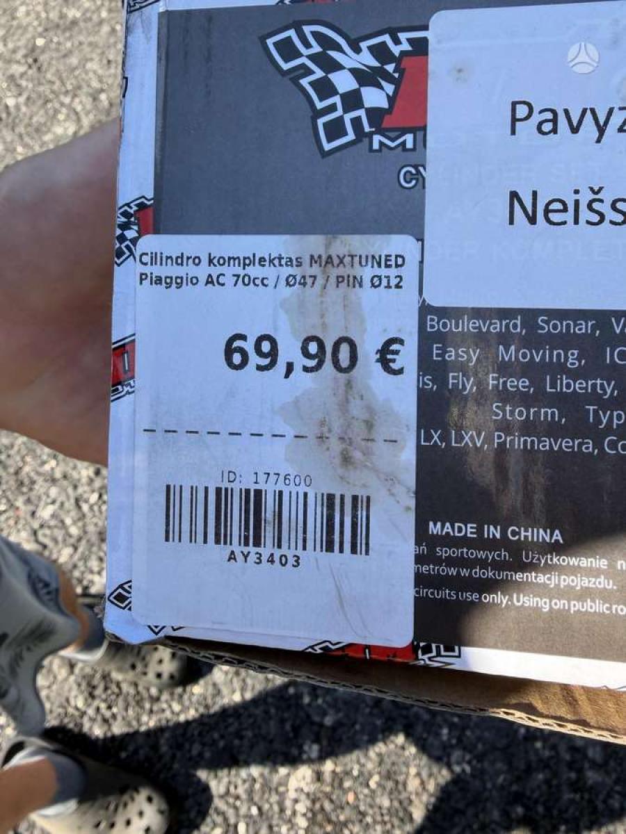 Black Aprilia SR 2017 in Vilnius, with an engine capacity of 50.00 L and mileage of 11 thousand km for 1350 €, photo 18 on AUTOMOTO.COM.LV