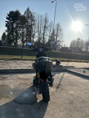 Melns Aprilia SR 2018 Kauņa, ar dzinēja tilpumu 0.05 L un nobraukumu 8 tūkst. km par 1250 €, foto 5 vietnē AUTOMOTO.COM.LV