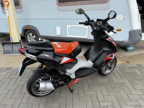 Черный Априлия SR 2018 в Каунас, объемом двигателя 0.05 л и пробегом 20 тыс. км за 1550 €, фото 8 на AUTOMOTO.COM.LV