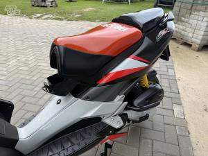 Черный Априлия SR 2018 в Каунас, объемом двигателя 0.05 л и пробегом 20 тыс. км за 1550 €, фото 12 на AUTOMOTO.COM.LV