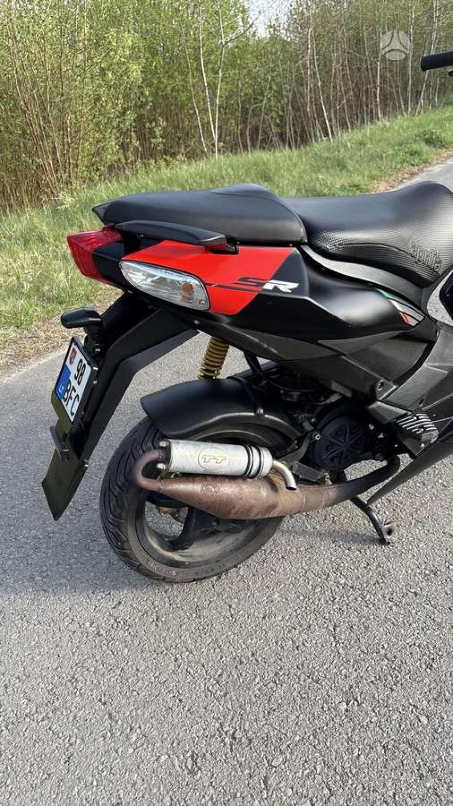 Melns Aprilia SR 2018 Panevēža, ar dzinēja tilpumu 49.00 L un nobraukumu 23 tūkst. km par 2050 €, foto 5 vietnē AUTOMOTO.COM.LV