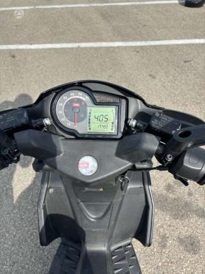 Melns Aprilia SR 2018 Šauļi, ar dzinēja tilpumu 49.00 L un nobraukumu 18 tūkst. km par 2000 €, foto 12 vietnē AUTOMOTO.COM.LV