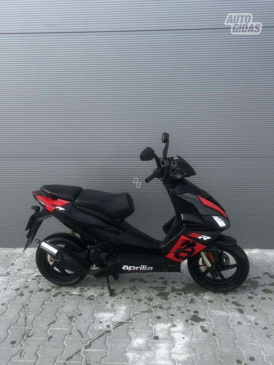 Melns Aprilia SR 2019 Panevēža, ar dzinēja tilpumu 0.05 L un nobraukumu 24 tūkst. km par 1950 €, foto 5 vietnē AUTOMOTO.COM.LV