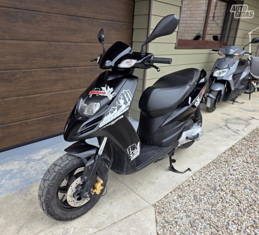 Melns Aprilia SR 2019 Pasvalys, ar dzinēja tilpumu 0.05 L un nobraukumu 26 tūkst. km par 899 €, foto 1 vietnē AUTOMOTO.COM.LV