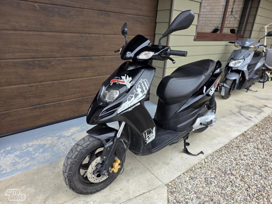 Melns Aprilia SR 2019 Pasvalys, ar dzinēja tilpumu 0.05 L un nobraukumu 26 tūkst. km par 899 €, foto 13 vietnē AUTOMOTO.COM.LV