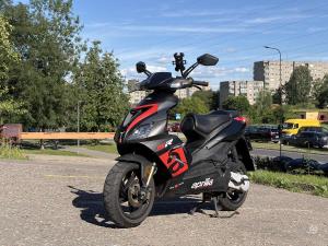 Черный Априлия SR 2019 в Вильнюс, объемом двигателя 49.00 л и пробегом 28 тыс. км за 1500 €, фото 8 на AUTOMOTO.COM.LV