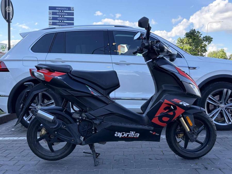 Черный Априлия SR 2019 в Вильнюс, объемом двигателя 49.00 л и пробегом 28 тыс. км за 1500 €, фото 15 на AUTOMOTO.COM.LV