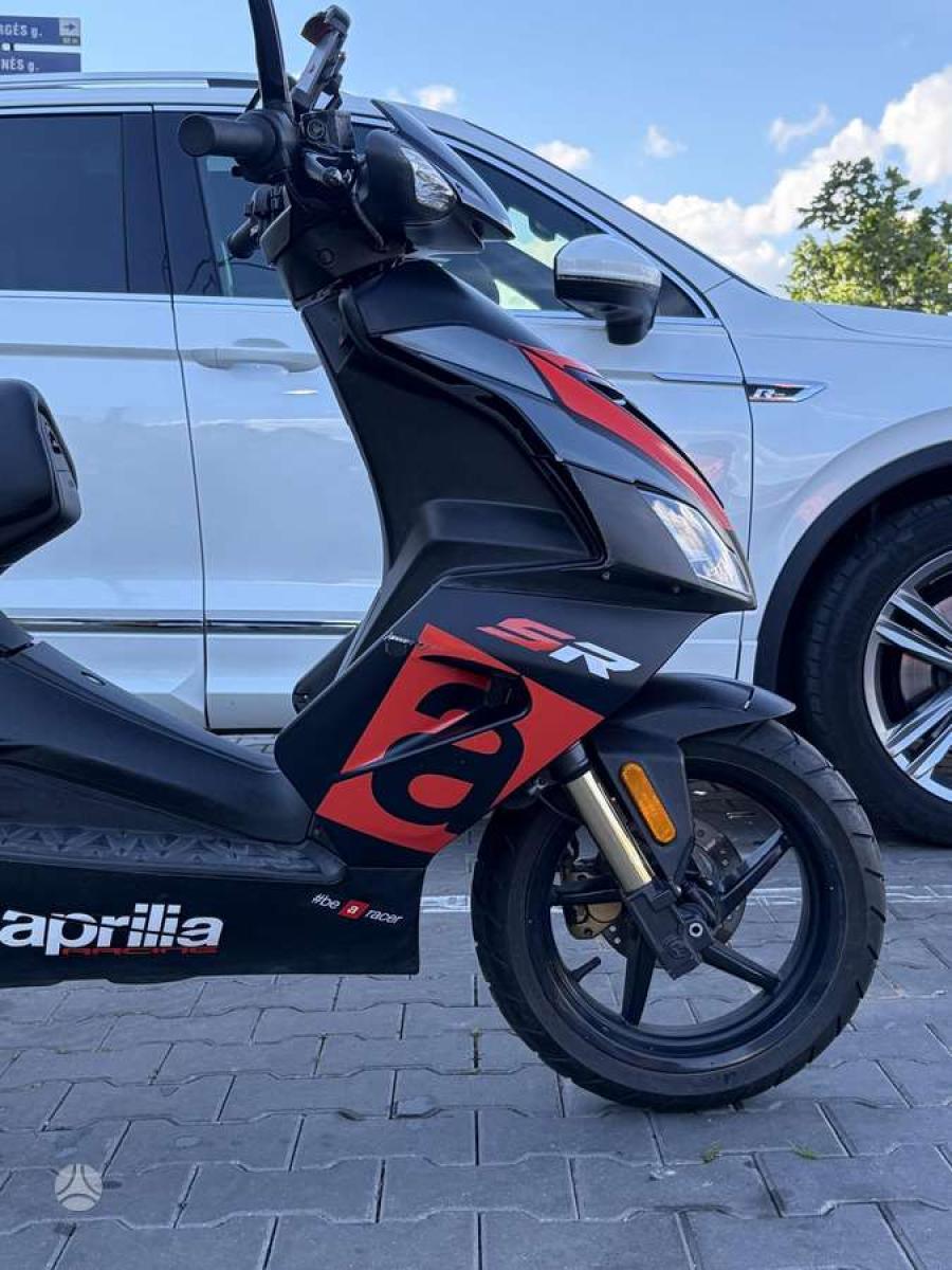 Черный Априлия SR 2019 в Вильнюс, объемом двигателя 49.00 л и пробегом 28 тыс. км за 1500 €, фото 16 на AUTOMOTO.COM.LV