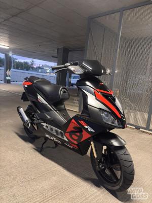 Melns Aprilia SR 2019 Viļņa, ar dzinēja tilpumu 0.05 L un nobraukumu 11 tūkst. km par 1800 €, foto 5 vietnē AUTOMOTO.COM.LV