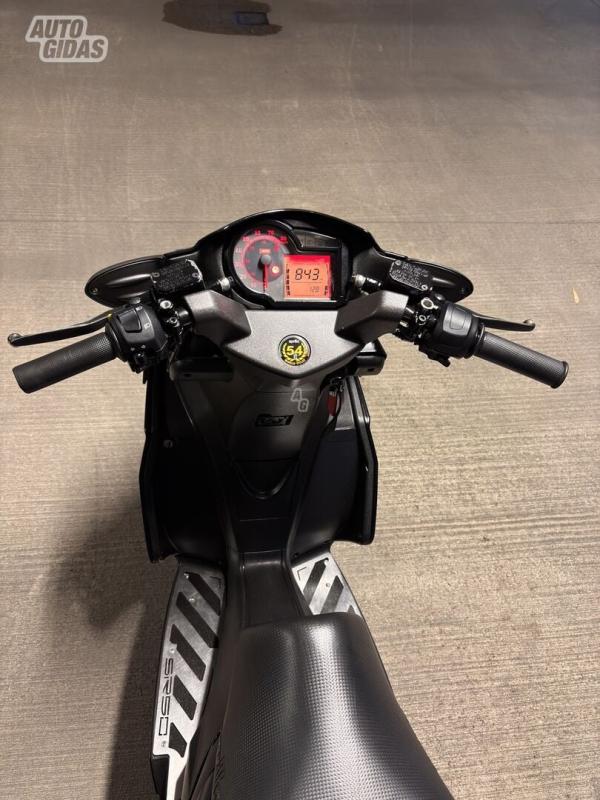 Melns Aprilia SR 2019 Viļņa, ar dzinēja tilpumu 0.05 L un nobraukumu 11 tūkst. km par 1800 €, foto 9 vietnē AUTOMOTO.COM.LV