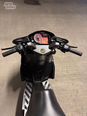 Melns Aprilia SR 2019 Viļņa, ar dzinēja tilpumu 0.05 L un nobraukumu 11 tūkst. km par 1800 €, foto 10 vietnē AUTOMOTO.COM.LV