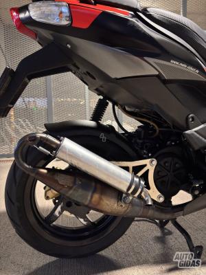 Melns Aprilia SR 2019 Viļņa, ar dzinēja tilpumu 0.05 L un nobraukumu 11 tūkst. km par 1800 €, foto 13 vietnē AUTOMOTO.COM.LV