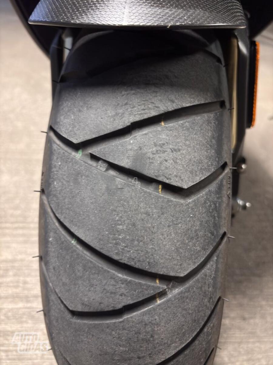 Melns Aprilia SR 2019 Viļņa, ar dzinēja tilpumu 0.05 L un nobraukumu 11 tūkst. km par 1800 €, foto 16 vietnē AUTOMOTO.COM.LV