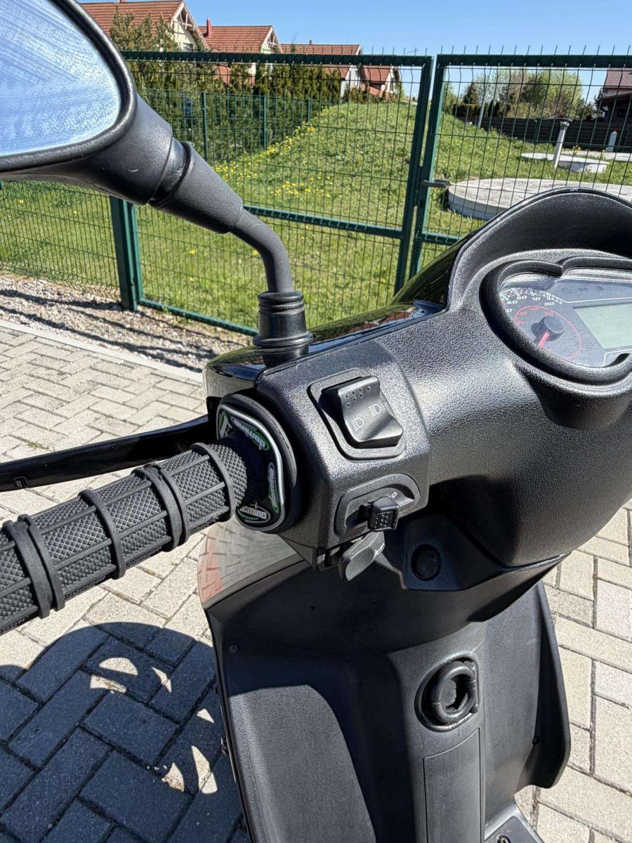 Черный Априлия SR 2019 в Клайпеда, объемом двигателя 49.00 л и пробегом 17 тыс. км за 1850 €, фото 17 на AUTOMOTO.COM.LV