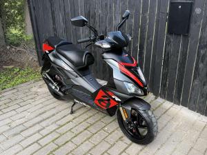 Melns Aprilia SR 2020 Prienai, ar dzinēja tilpumu 49.00 L un nobraukumu 11 tūkst. km par 2350 €, foto 3 vietnē AUTOMOTO.COM.LV