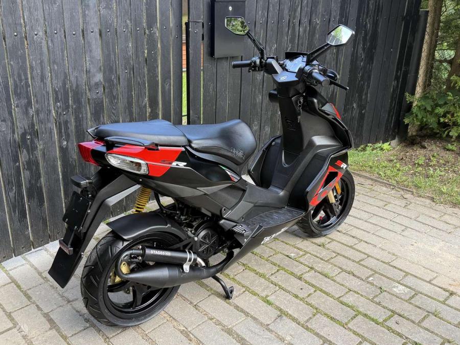 Melns Aprilia SR 2020 Prienai, ar dzinēja tilpumu 49.00 L un nobraukumu 11 tūkst. km par 2350 €, foto 5 vietnē AUTOMOTO.COM.LV