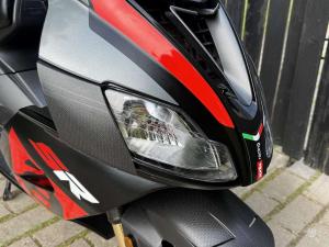 Melns Aprilia SR 2020 Prienai, ar dzinēja tilpumu 49.00 L un nobraukumu 11 tūkst. km par 2350 €, foto 9 vietnē AUTOMOTO.COM.LV