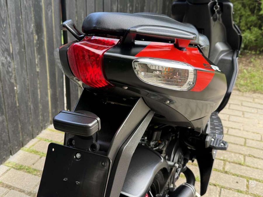 Melns Aprilia SR 2020 Prienai, ar dzinēja tilpumu 49.00 L un nobraukumu 11 tūkst. km par 2350 €, foto 12 vietnē AUTOMOTO.COM.LV