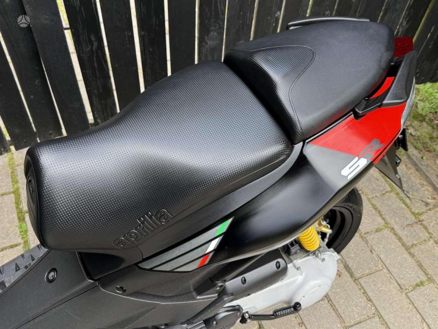 Melns Aprilia SR 2020 Prienai, ar dzinēja tilpumu 49.00 L un nobraukumu 11 tūkst. km par 2350 €, foto 13 vietnē AUTOMOTO.COM.LV