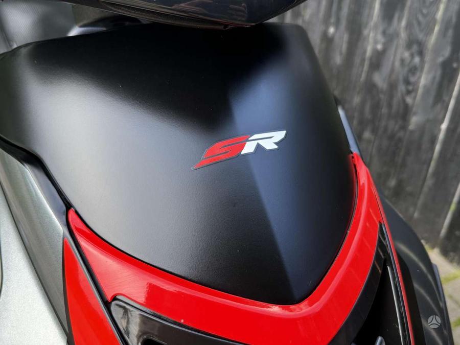 Melns Aprilia SR 2020 Prienai, ar dzinēja tilpumu 49.00 L un nobraukumu 11 tūkst. km par 2350 €, foto 17 vietnē AUTOMOTO.COM.LV