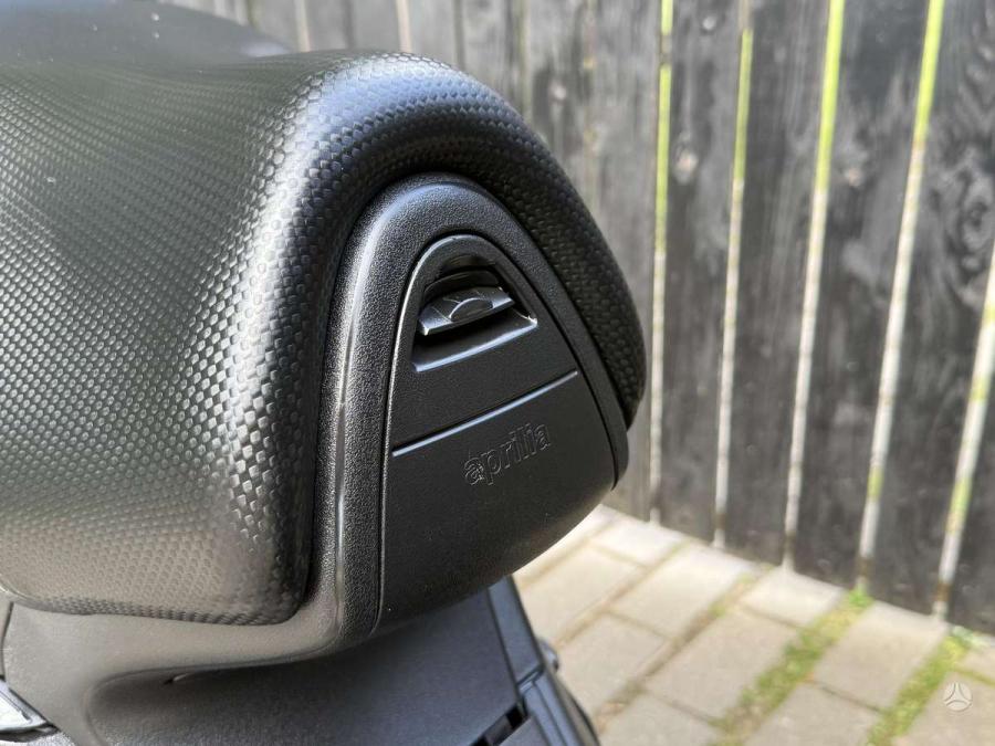 Melns Aprilia SR 2020 Prienai, ar dzinēja tilpumu 49.00 L un nobraukumu 11 tūkst. km par 2350 €, foto 19 vietnē AUTOMOTO.COM.LV