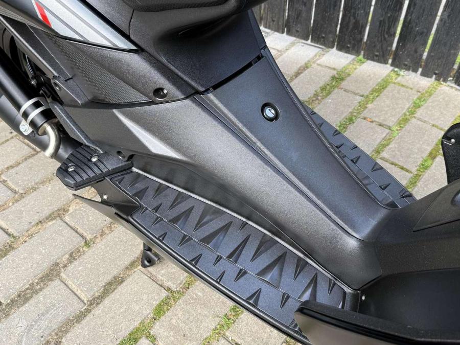 Melns Aprilia SR 2020 Prienai, ar dzinēja tilpumu 49.00 L un nobraukumu 11 tūkst. km par 2350 €, foto 20 vietnē AUTOMOTO.COM.LV