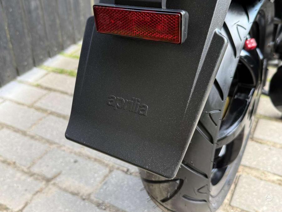 Melns Aprilia SR 2020 Prienai, ar dzinēja tilpumu 49.00 L un nobraukumu 11 tūkst. km par 2350 €, foto 25 vietnē AUTOMOTO.COM.LV