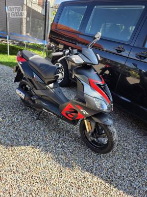 Black Aprilia SR 2020 in Pasvalys, with an engine capacity of 0.05 L and mileage of 0 thousand km for 1549 €, photo 6 on AUTOMOTO.COM.LV