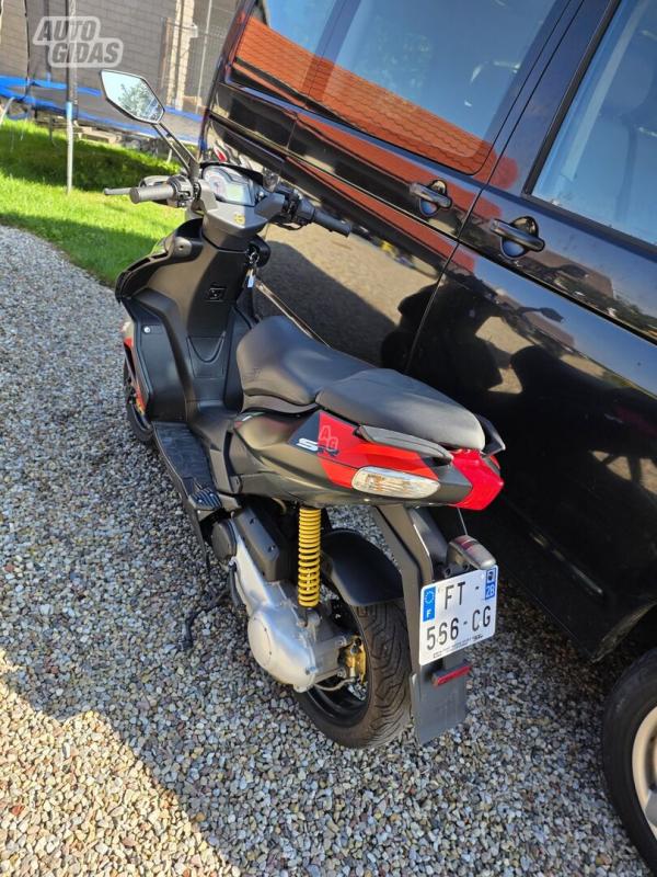 Melns Aprilia SR 2020 Pasvalys, ar dzinēja tilpumu 0.05 L un nobraukumu 0 tūkst. km par 1599 €, foto 7 vietnē AUTOMOTO.COM.LV