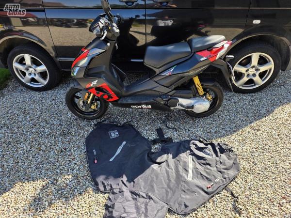 Melns Aprilia SR 2020 Pasvalys, ar dzinēja tilpumu 0.05 L un nobraukumu 0 tūkst. km par 1599 €, foto 8 vietnē AUTOMOTO.COM.LV