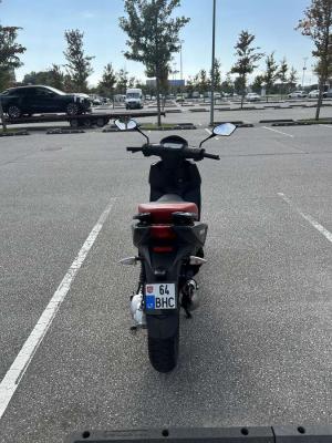 Black Aprilia SR 2020 in Klaipeda, with an engine capacity of 49.00 L and mileage of 21 thousand km for 1400 €, photo 7 on AUTOMOTO.COM.LV