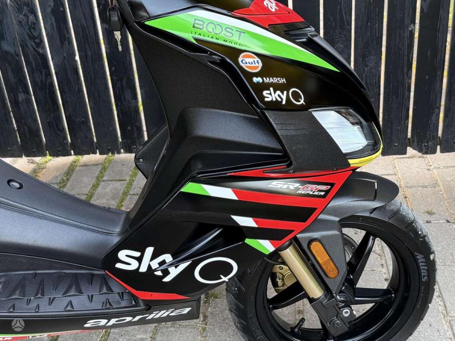 Черный Априлия SR 2021 в Пренай, объемом двигателя 49.00 л и пробегом 9 тыс. км за 2170 €, фото 12 на AUTOMOTO.COM.LV