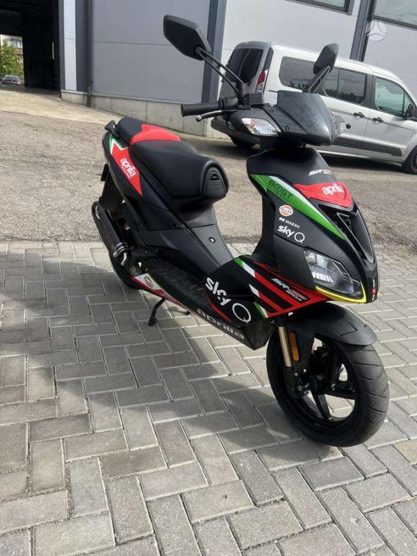 Melns Aprilia SR 2021 Kauņa, ar dzinēja tilpumu 0.00 L un nobraukumu 10 tūkst. km par 2250 €, foto 2 vietnē AUTOMOTO.COM.LV
