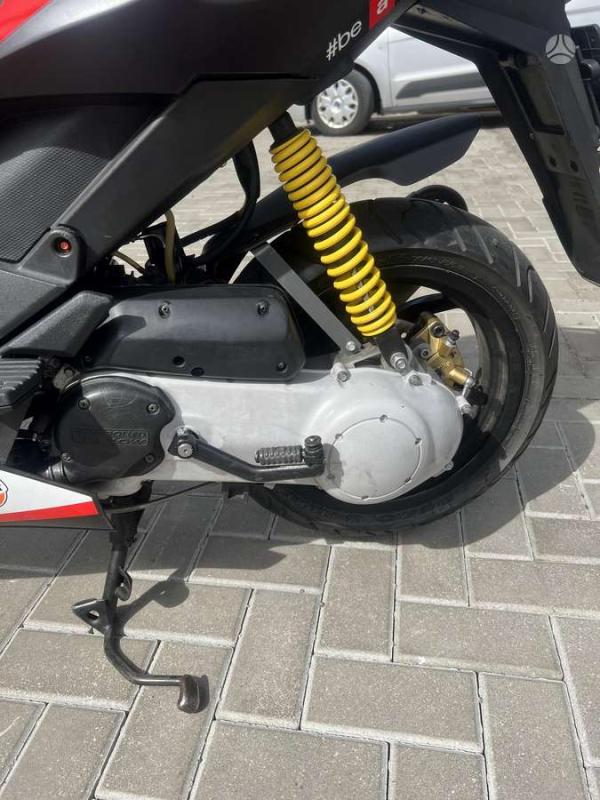 Melns Aprilia SR 2021 Kauņa, ar dzinēja tilpumu 0.00 L un nobraukumu 10 tūkst. km par 2250 €, foto 9 vietnē AUTOMOTO.COM.LV