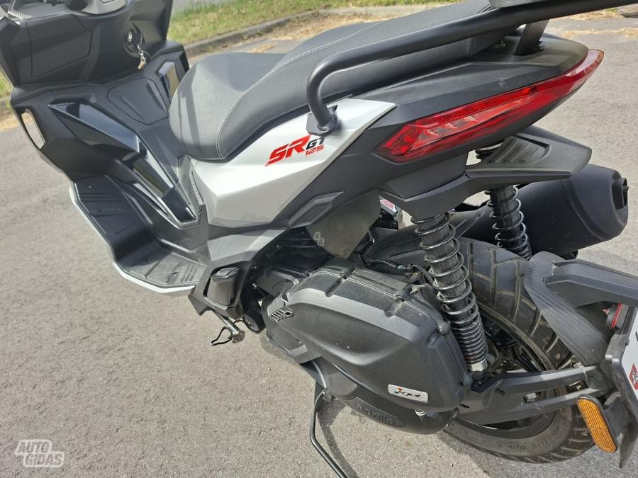 Black Aprilia SR 2022 in Klaipeda, with an engine capacity of 0.13 L and mileage of 8 thousand km for 4250 €, photo 3 on AUTOMOTO.COM.LV