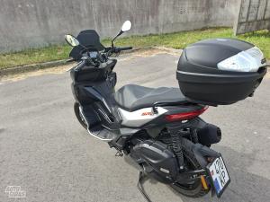 Black Aprilia SR 2022 in Klaipeda, with an engine capacity of 0.13 L and mileage of 8 thousand km for 4250 €, photo 4 on AUTOMOTO.COM.LV
