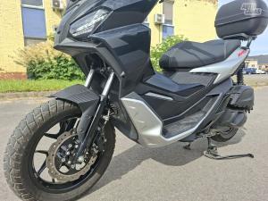 Black Aprilia SR 2022 in Klaipeda, with an engine capacity of 0.13 L and mileage of 8 thousand km for 4250 €, photo 7 on AUTOMOTO.COM.LV