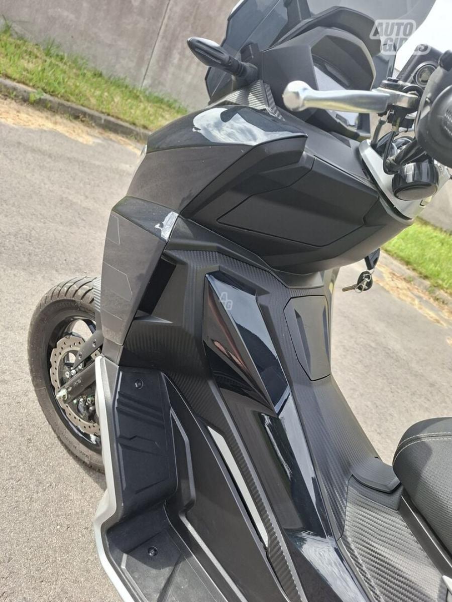 Black Aprilia SR 2022 in Klaipeda, with an engine capacity of 0.13 L and mileage of 8 thousand km for 4250 €, photo 12 on AUTOMOTO.COM.LV