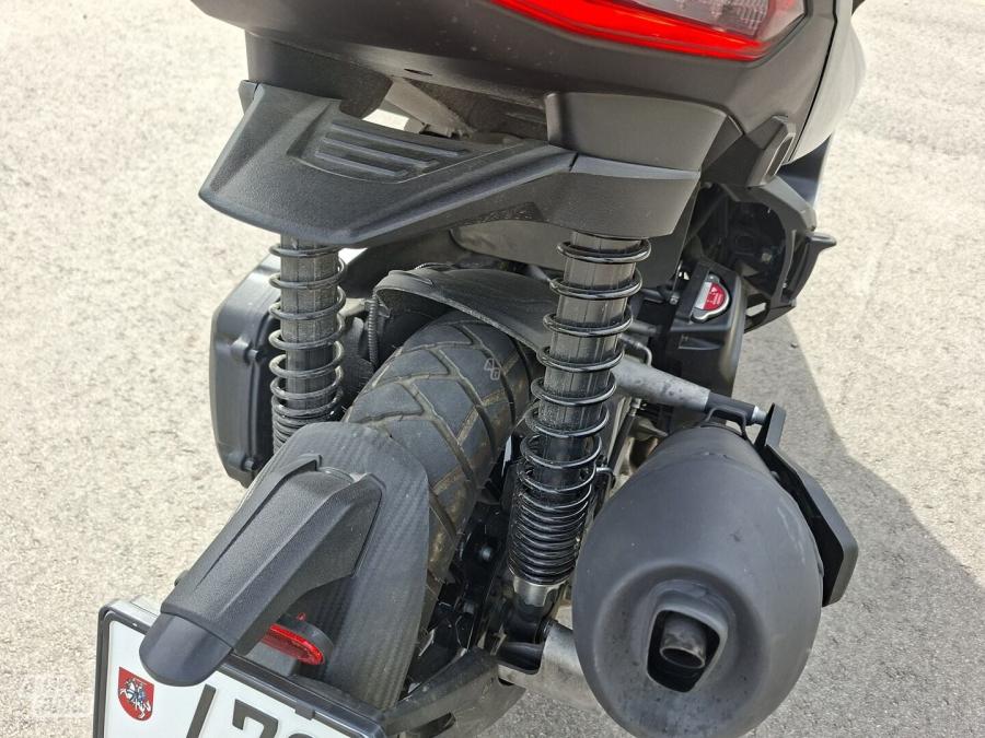 Black Aprilia SR 2022 in Klaipeda, with an engine capacity of 0.13 L and mileage of 8 thousand km for 4250 €, photo 14 on AUTOMOTO.COM.LV