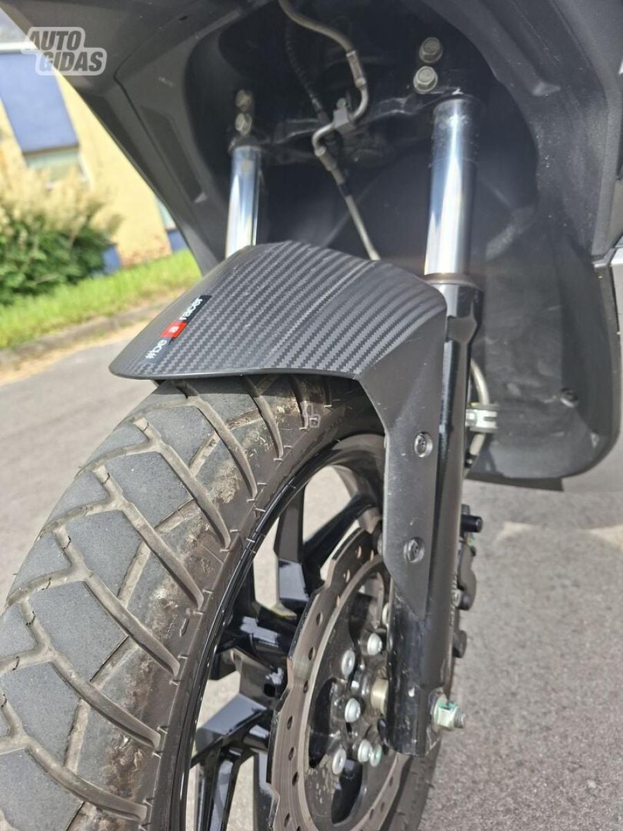 Black Aprilia SR 2022 in Klaipeda, with an engine capacity of 0.13 L and mileage of 8 thousand km for 4250 €, photo 15 on AUTOMOTO.COM.LV