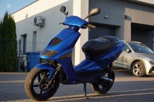 Blue Aprilia SR 1996 in Vilnius, with an engine capacity of 50.00 L and mileage of 11 thousand km for 1444 €, photo 3 on AUTOMOTO.COM.LV