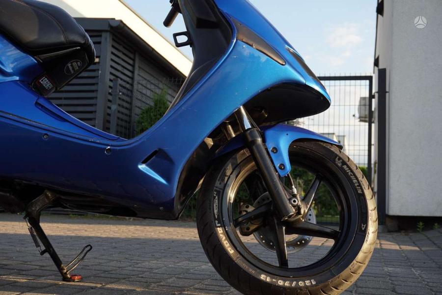 Blue Aprilia SR 1996 in Vilnius, with an engine capacity of 50.00 L and mileage of 11 thousand km for 1444 €, photo 21 on AUTOMOTO.COM.LV